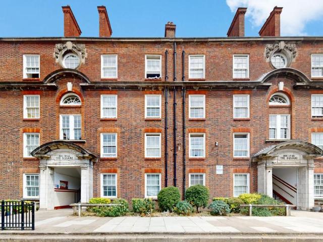 The Square, Peabody Estate, Fulham. 2 bed flat to rent £2,200 pcm £508 pw