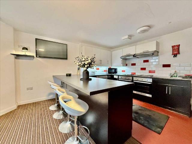 The Square, 56 58 North Road East. 6 bed house share to rent £3,250 pcm £750 pw