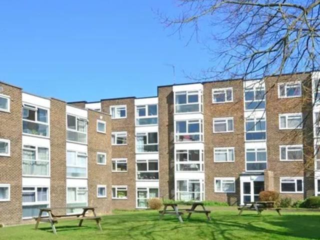 The Squirrels, London, SE13 5AY, United Kingdom | 2 bed apartment for rent #139401858 | Rentberry