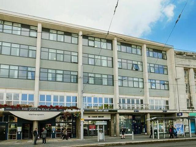 The Student Hideout Bed Shared Flat, Market Square, 14 Bedroom Flat