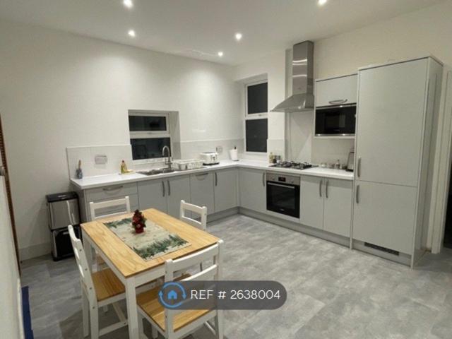 The St, Ashtead KT21, 1 bed maisonette to rent, £1,400 pcm | PrimeLocation
