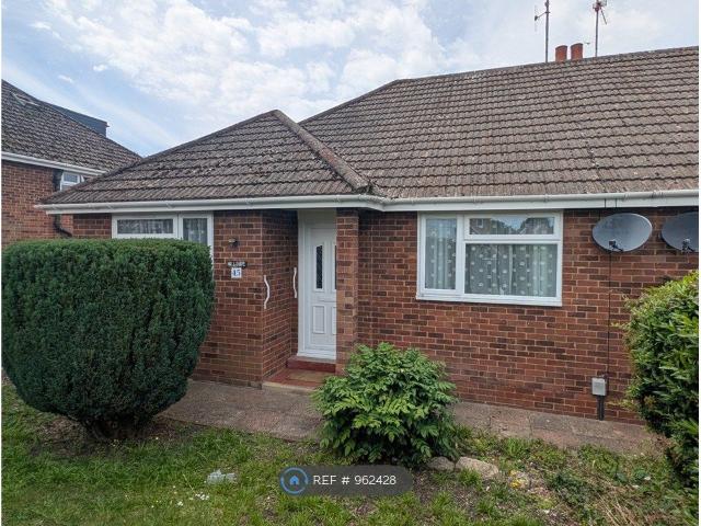 The St, Swindon SN25, 2 bed bungalow to rent, £1,295 pcm | PrimeLocation