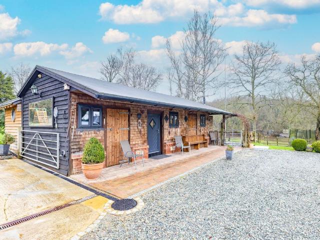 The Stables, The Old Barn, Chipperfield WD4, 1 bed barn conversion to rent, £1,400 pcm | PrimeLocation