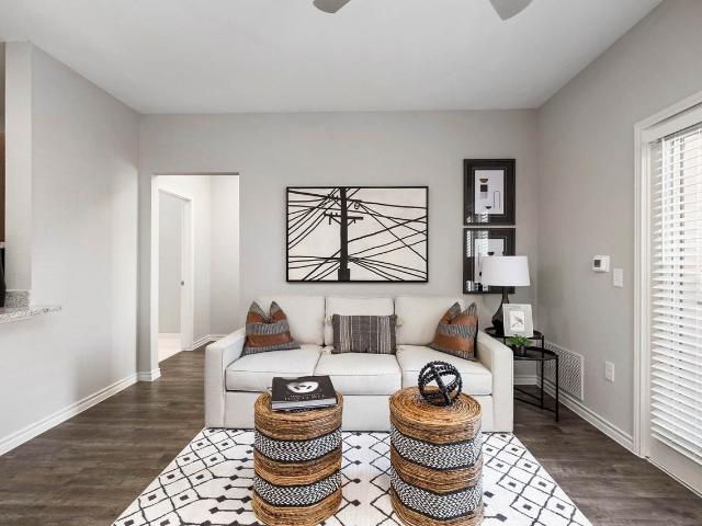 The Standard at Royal Lane 3 Bedroom Apartment for Rent at 2727 Royal Ln, Dallas, TX 75229