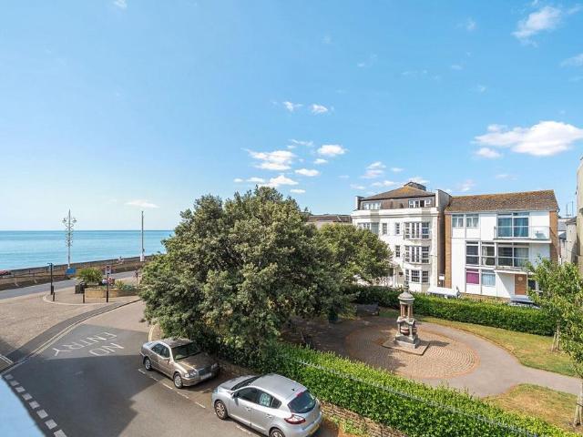 The Steyne, Bognor Regis, West. 1 bed flat to rent £1,050 pcm £242 pw