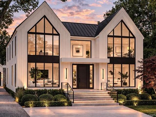 The Strand, East Marion, Home For Sale