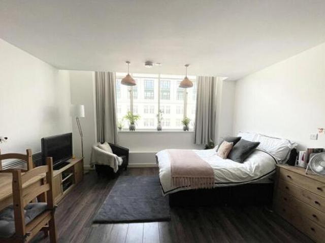 The Strand, Liverpool, 1 Bedroom Flat