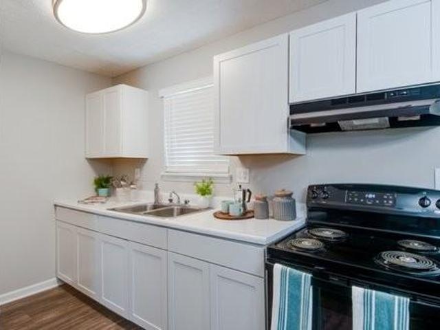 The Stratton 2 Bedroom Apartment for Rent at 333 Whispering Brook Dr, Louisville, KY 40229
