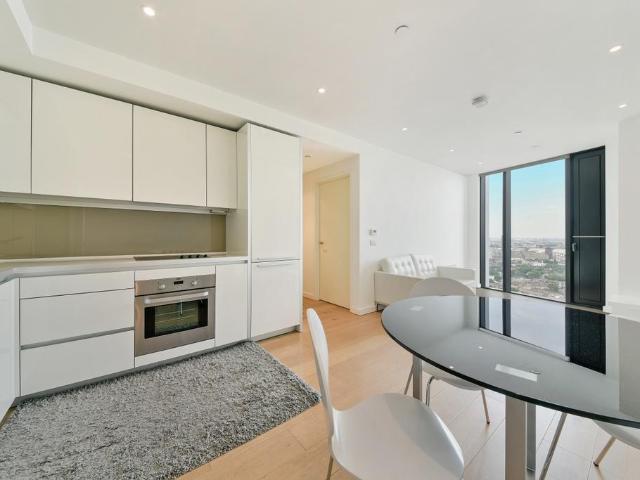 The Strata, 8 Walworth Road, Elephant. 1 bed flat to rent £2,492 pcm £575 pw