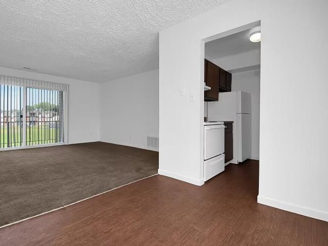 The Stratford Apartments Studio Apartment for Rent at 3201 Watergate Rd, Indianapolis, IN 46224 Eagledale