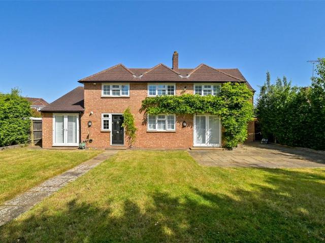 The Street, Bramley, Tadley. 5 bed detached house to rent £3,750 pcm £865 pw