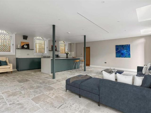 The Street, Braughing SG11 3 bed detached house to rent £2,800 pcm £646 pw