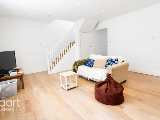 The Street, Leatherhead 2 bed apartment to rent £1,575 pcm £363 pw