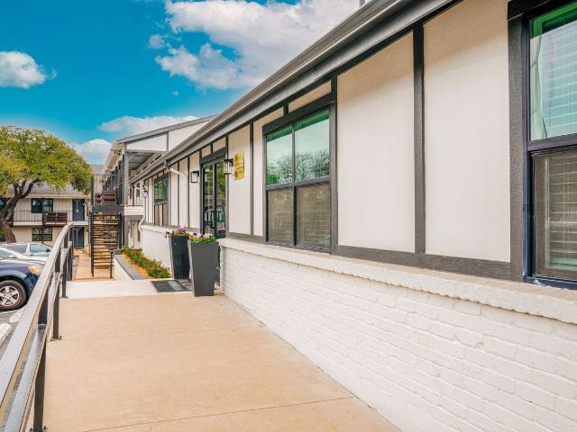 The Sutton on Park Lane Studio Apartment for Rent at 8900 Park Ln, Dallas, TX 75231