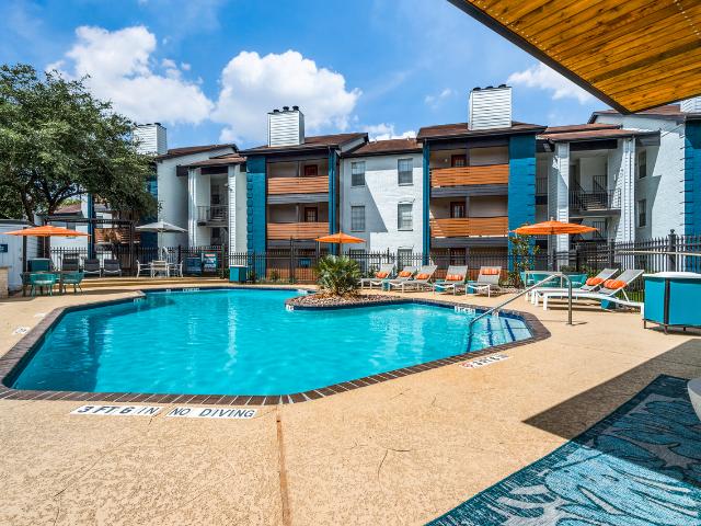 The Sutton Apartments 2 Bedroom Apartment for Rent at 22022 Cimarron Pkwy, Katy, TX 77450
