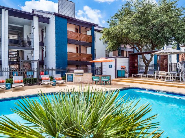 The Sutton Apartments 2 Bedroom Apartment for Rent at 22022 Cimarron Pkwy, Katy, TX 77450