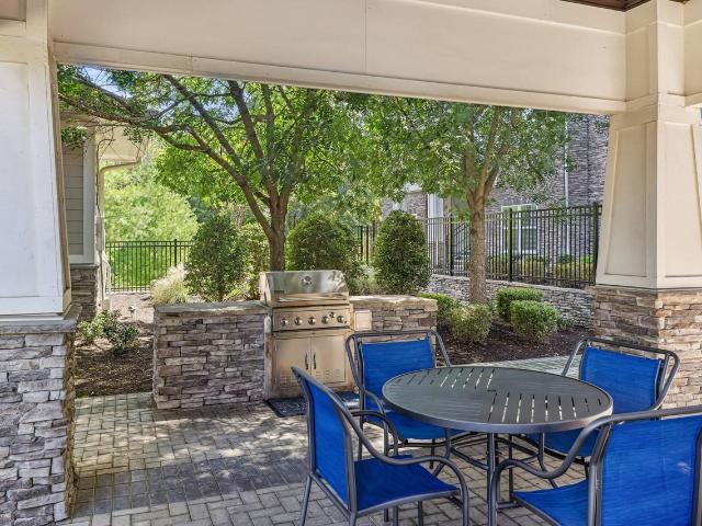 The Summit at Nashville West 2 Bedroom Apartment for Rent at 7201 Charlotte Pike, Nashville, TN 37209