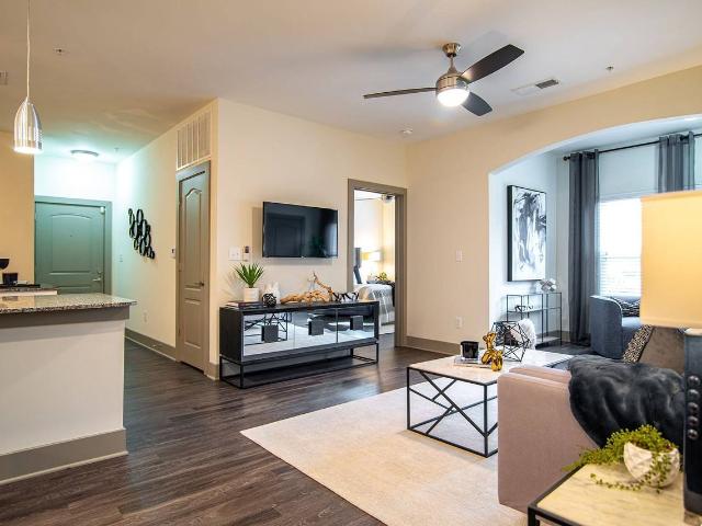 The Summit at Nashville West 3 Bedroom Apartment for Rent at 7201 Charlotte Pike, Nashville, TN 37209