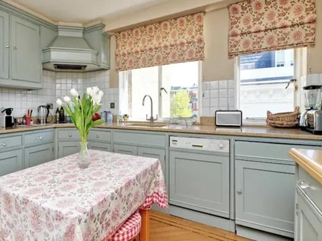 The SW7 Clinic, 35 Hereford Square, London, SW7 4TR, United Kingdom | 2 bed apartment for rent #127629017 | Rentberry
