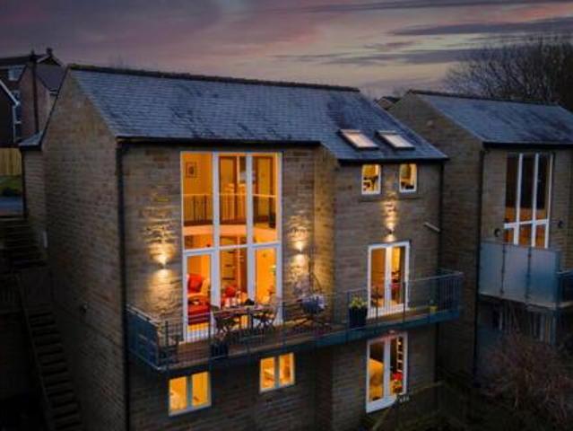 The Sycamores, Long Ridge, 5 Bedroom Detached