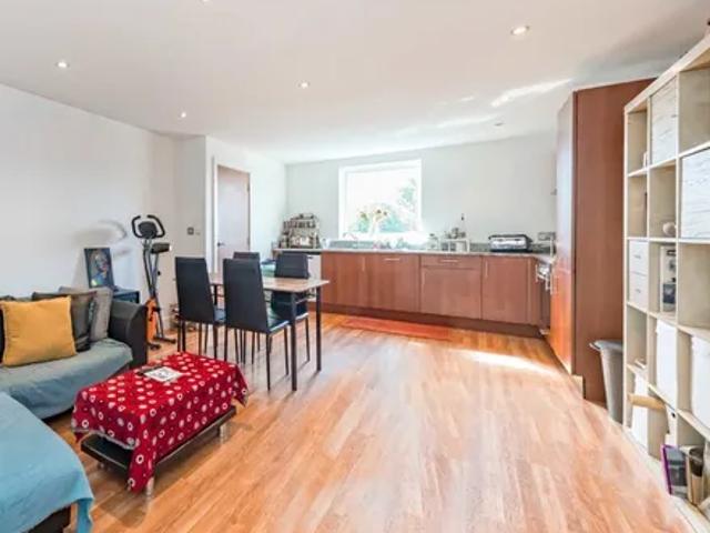 The Podiatry Centre, 94 Alscot Road, Bermondsey Village, London, SE1 3GG, United Kingdom | 2 bed apartment for rent #167692264 | Rentberry