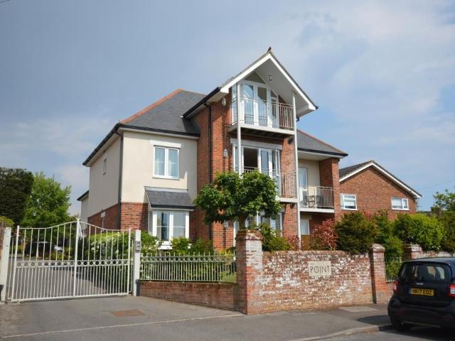 The Point, Southern Road, Lymington, Hampshire SO41, 2 bed flat to rent, £1,275 pcm | PrimeLocation