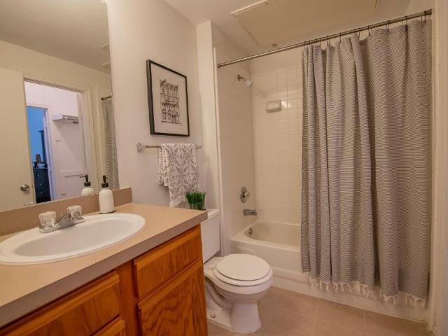 The Pointe Of Ridgeland 1 Bedroom Apartment for Rent at 831 Rice Rd, Ridgeland, MS 39157