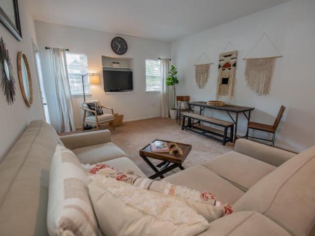 The Pointe Of Ridgeland 1 Bedroom Apartment for Rent at 831 Rice Rd, Ridgeland, MS 39157