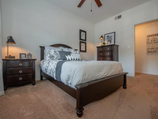 The Pointe Of Ridgeland 2 Bedroom Apartment for Rent at 831 Rice Rd, Ridgeland, MS 39157