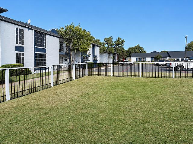The Pointe on Calloway 2 Bedroom Apartment for Rent at 200 N Booth Calloway Rd, Hurst, TX 76053