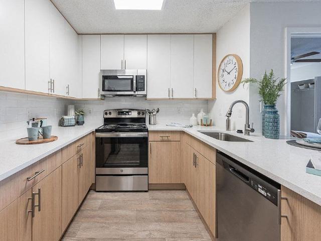 The Pointe at Carrollwood 1 Bedroom Apartment for Rent at 4949 Marbrisa Dr, Tampa, FL 33624