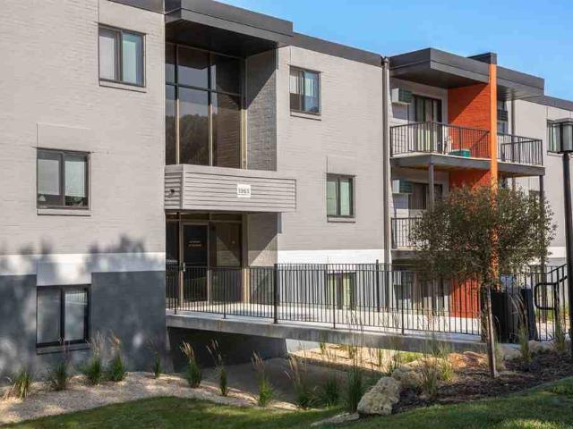 The Pointe at Cedar Grove 2 Bedroom Apartment for Rent at 1959 Silver Bell Rd, Eagan, MN 55122