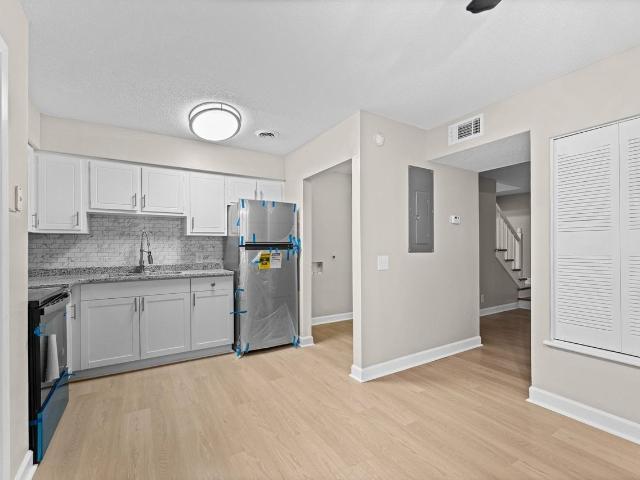The Pointe at White Oak 2 Bedroom Apartment for Rent at 1631 Glenside Dr, Greensboro, NC 27405