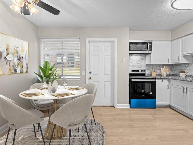 The Pointe at White Oak 2 Bedroom Apartment for Rent at 1631 Glenside Dr, Greensboro, NC 27405