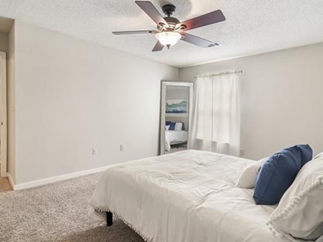 The Pointe Apartment Homes The Upton
