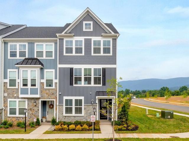 The Poplar II Plan Brookhill Square Condos Community