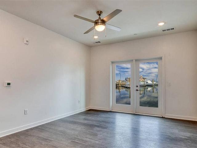 The Port East Beach Room for Rent