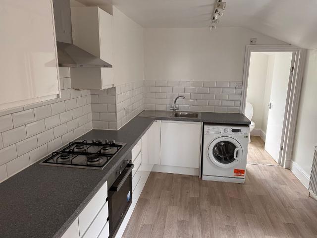 The Pavement, London SE27, 1 bed flat to rent, £1,300 pcm | PrimeLocation
