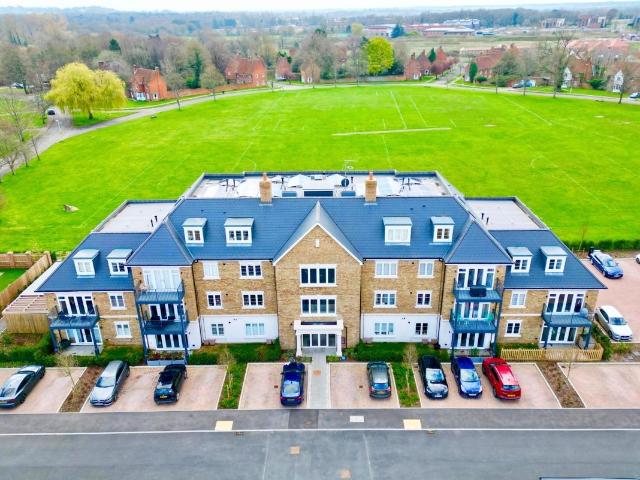 The Pavilion, 10 Victory Gardens, Arborfield Green, Reading, Berkshire RG2, 2 bed flat to rent, £1,800 pcm | PrimeLocation