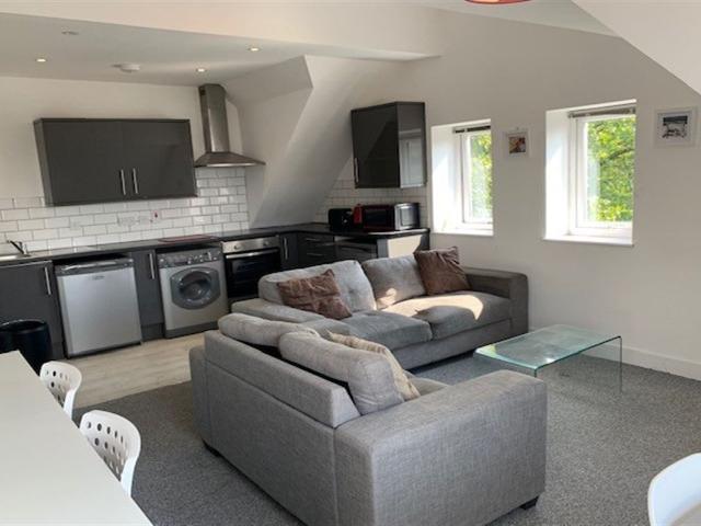 The Pavilion, Russell Road NG7, 2 bed flat to rent, £1,040 pcm | PrimeLocation