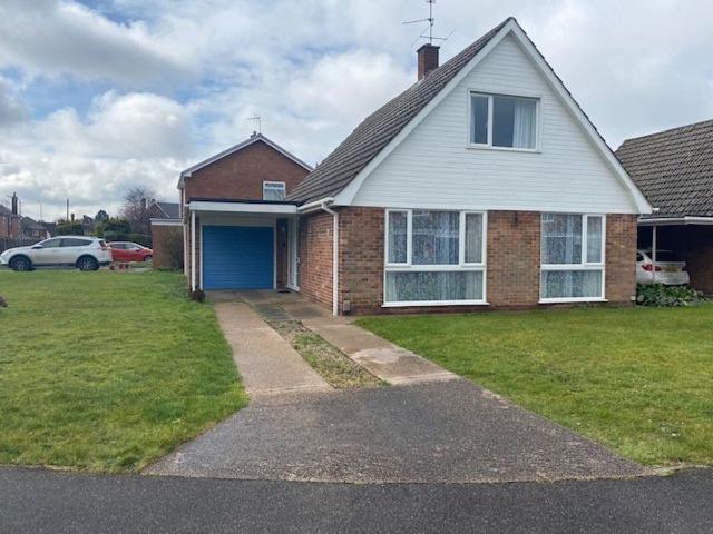 The Paddocks, Newark NG24, 2 bed detached bungalow to rent, £995 pcm | PrimeLocation