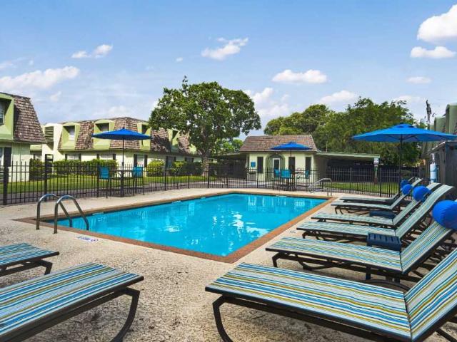 The Palm on SPID 3 Bedroom Apartment for Rent at 7218 S Padre Island Dr, Corpus Christi, TX 78412 Bay Area