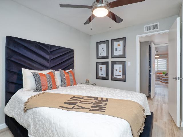 The Palmer Studio Apartment for Rent at 815 E Bethany Home Rd, Phoenix, AZ 85014