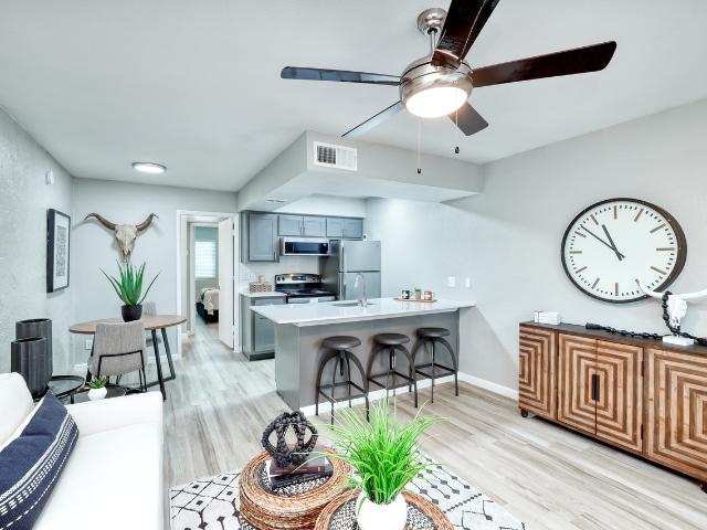 The Palmer 1 Bedroom Apartment for Rent at 815 E Bethany Home Rd, Phoenix, AZ 85014