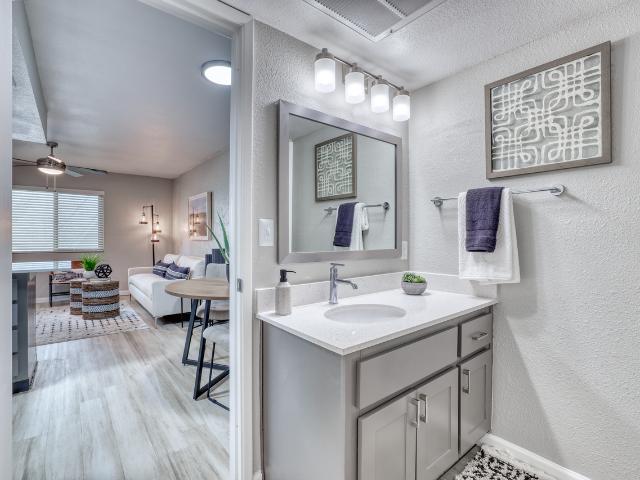 The Palmer 1 Bedroom Apartment for Rent at 815 E Bethany Home Rd, Phoenix, AZ 85014