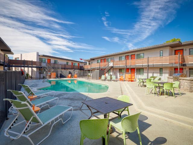 The Palmer 2 Bedroom Apartment for Rent at 815 E Bethany Home Rd, Phoenix, AZ 85014