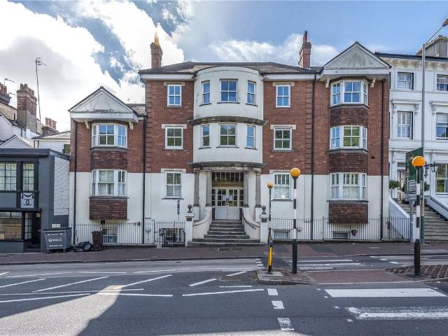 The Pantiles, Tunbridge Wells, Kent TN2, 2 bed flat to rent, £1,500 pcm | PrimeLocation