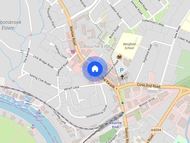 The Parade, Bourne End central location