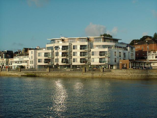 The Parade, Cowes, PO31 1 bed flat to rent £1,000 pcm £231 pw