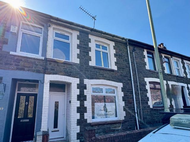 The Parade, Ferndale CF43, 3 bed terraced house to rent, £775 pcm | PrimeLocation